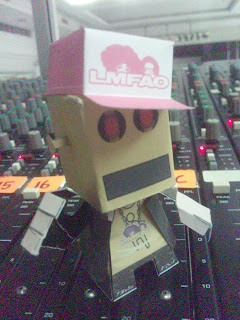 Boxes-Header Workshop: Everyday I'm Shuffling~ LMFAO Shuffle Bot~ [OO]