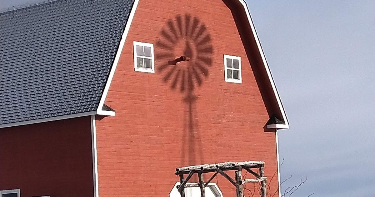 Rolinco Road Ramblings: Barn shadow