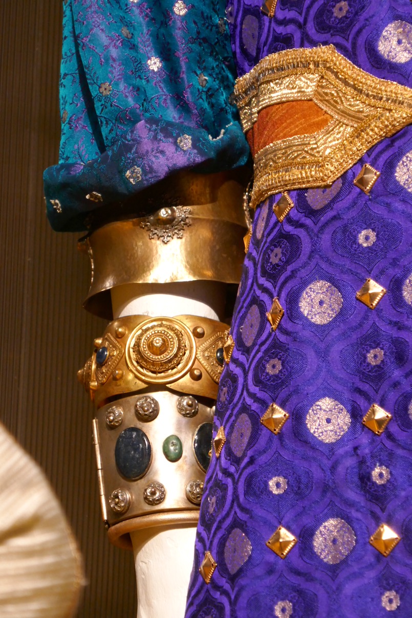 Hollywood Movie Costumes and Props: Screen-worn costumes from Disney's ...