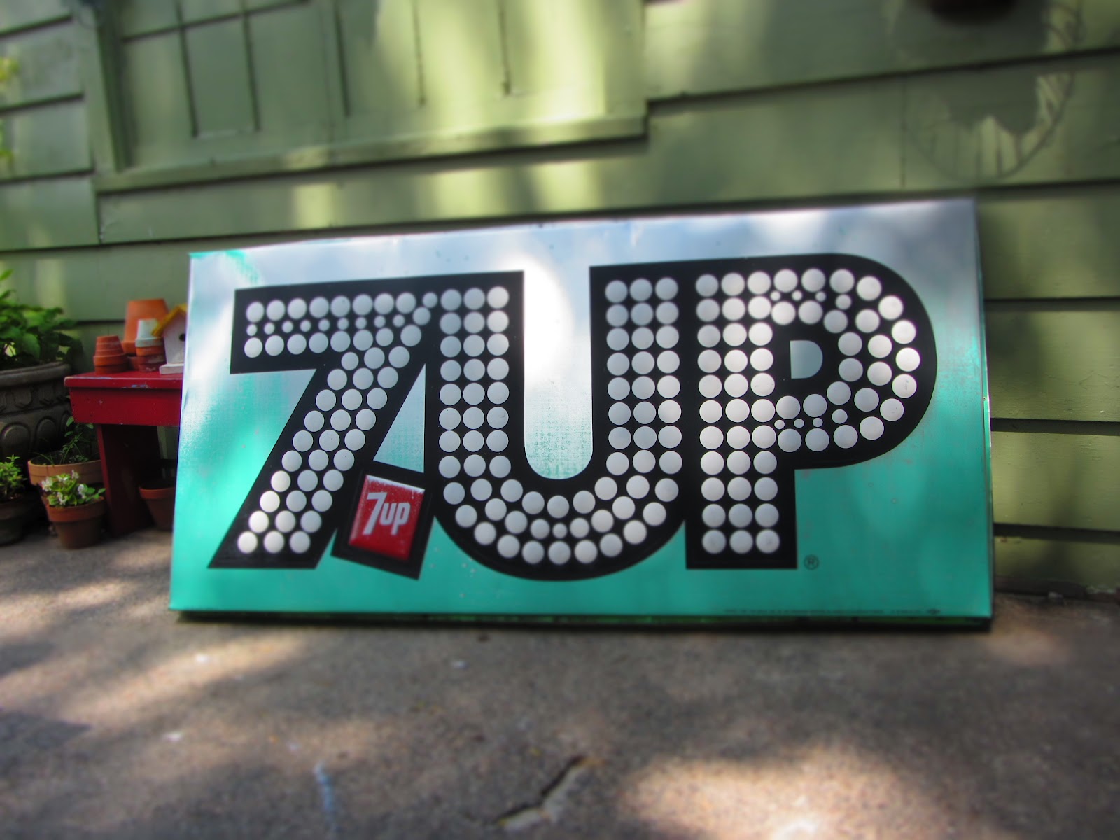 Retro Salvage Garage: Funky 7up sign from the 70s.
