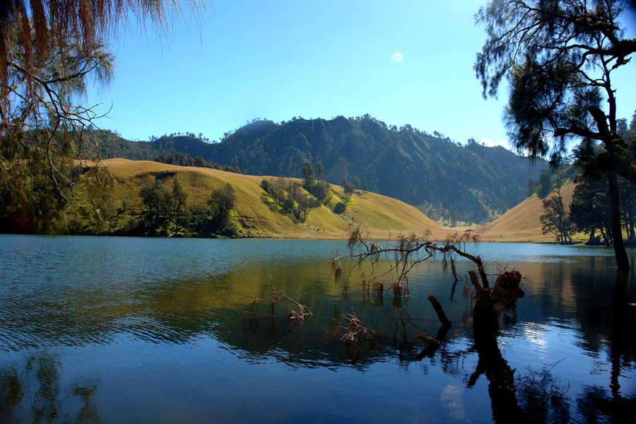 Ranu Kumbolo, Keindahan Di Lereng Gunung Semeru - Bergembira...