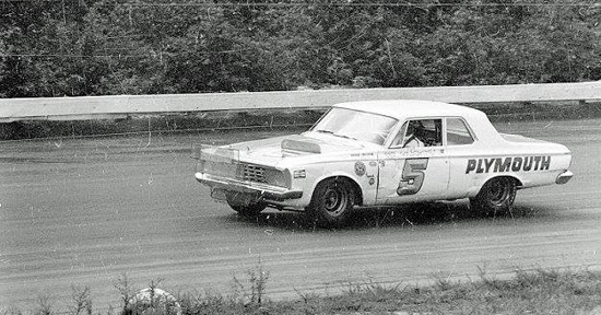 Midwest Racing Archives: 1963 - Foyt Loses Race to Car He Traded