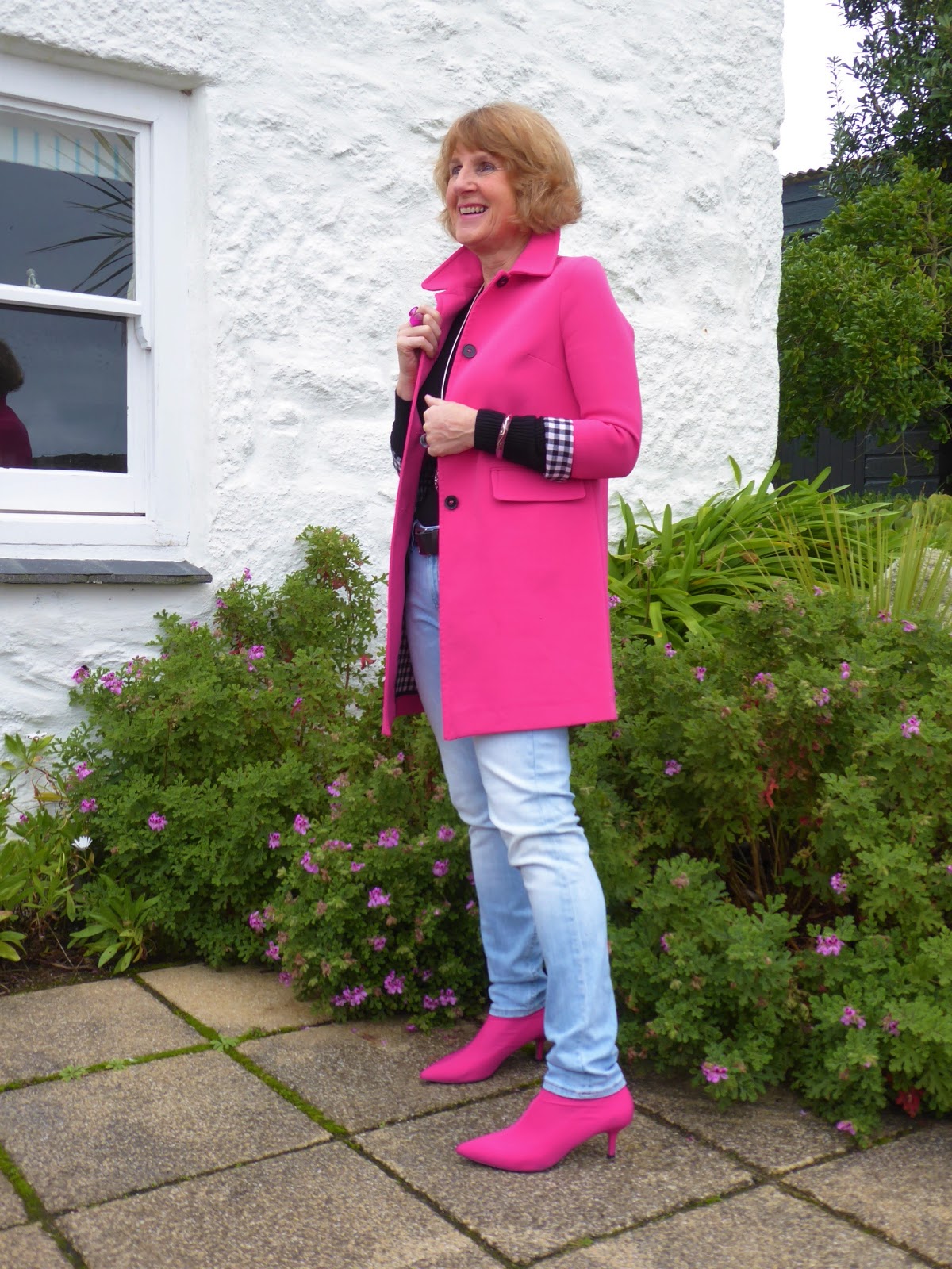 My antidote to the midweek blahs - colour therapy and beach walks ...