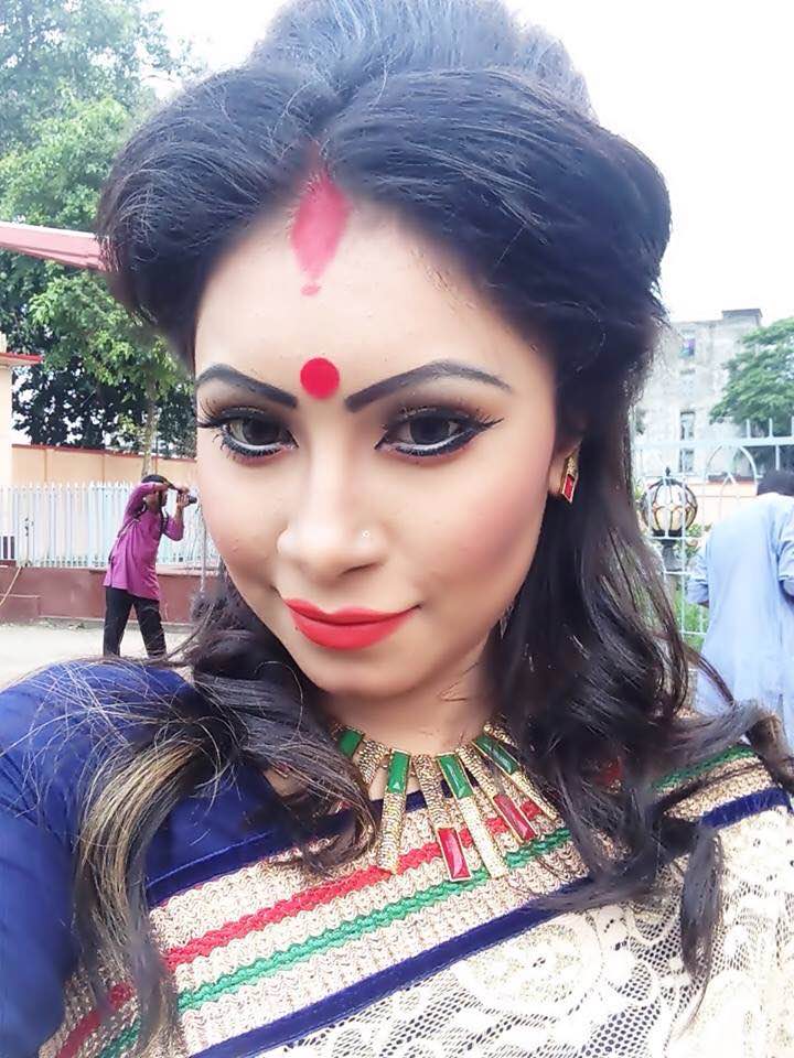 গরম আর টাইট তাই তাঁরাতারি