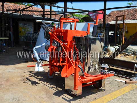 Mesin Marka Jalan Kompresor | Mesin / Aplikator Marka Jalan, Water Road ...