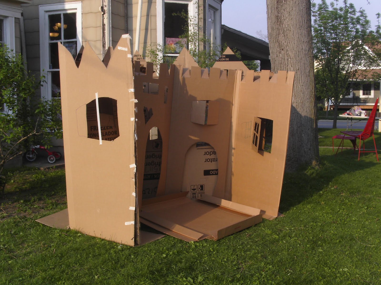 arthouse: Queens and Kings of Cardboard