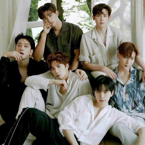 2PM presentan el mv de The Cafe