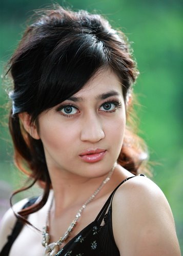 Foto Helmalia Putri Terbaru