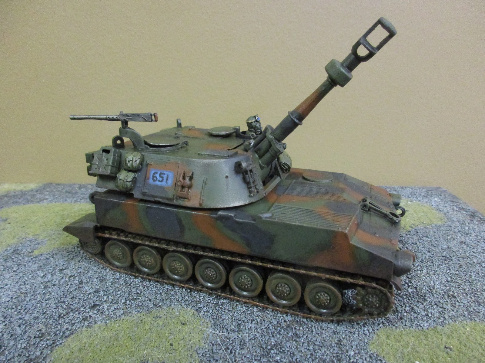 Fawcett Avenue Conscripts: Aurora 1/48 US Army M109 SP Howitzer