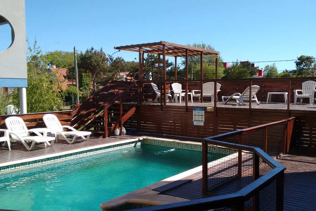 RUTAS DEL UNIVERSO: En Ostende/ Pinamar: Complejo los 7 Mares