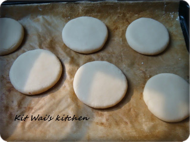 Kit Wai's kitchen : 光酥饼 ~ Chinese White Cakey Biscuit ( Guang Su Pin or ...