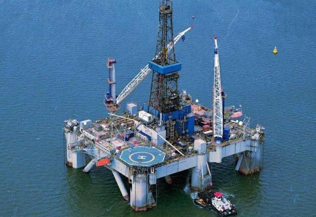 Offshore Base: Offshore oil gas semisub drill rig-Ocean Patriot