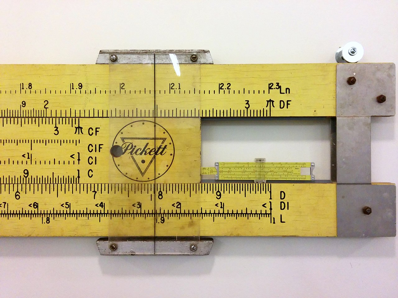 IL REGOLO CALCOLATORE