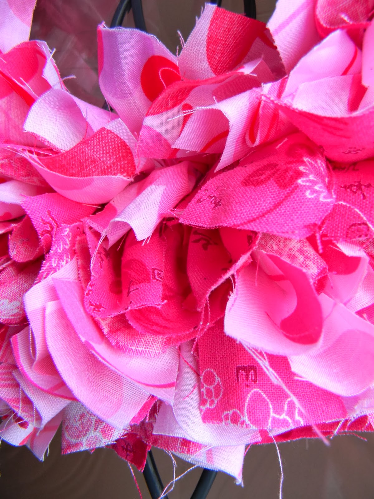 Bailey's Leaf: The Valentine Rag Wreath