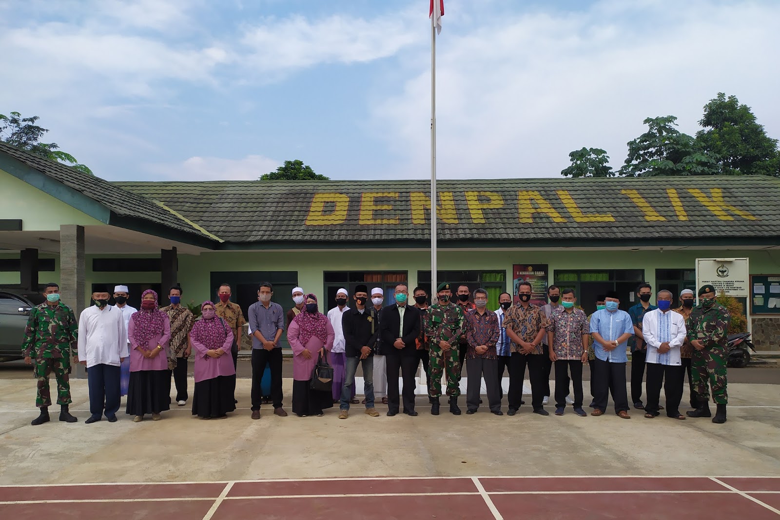 Komunikasi Sosial Dengan Komponen Masyarakat Denpal Divif 1 Kostrad ...