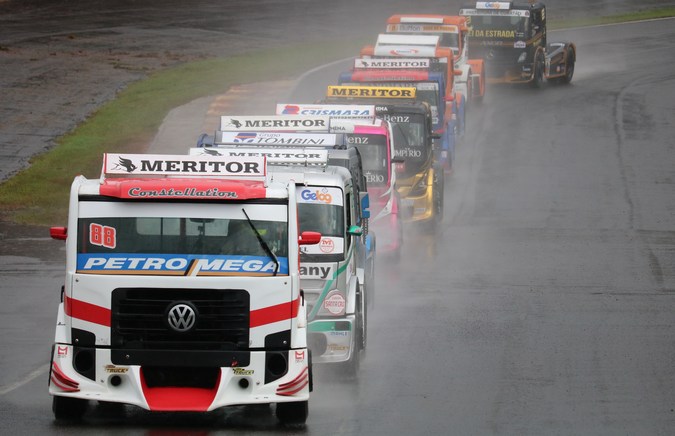Caminhões equipados com produtos Meritor são destaque na Copa Truck