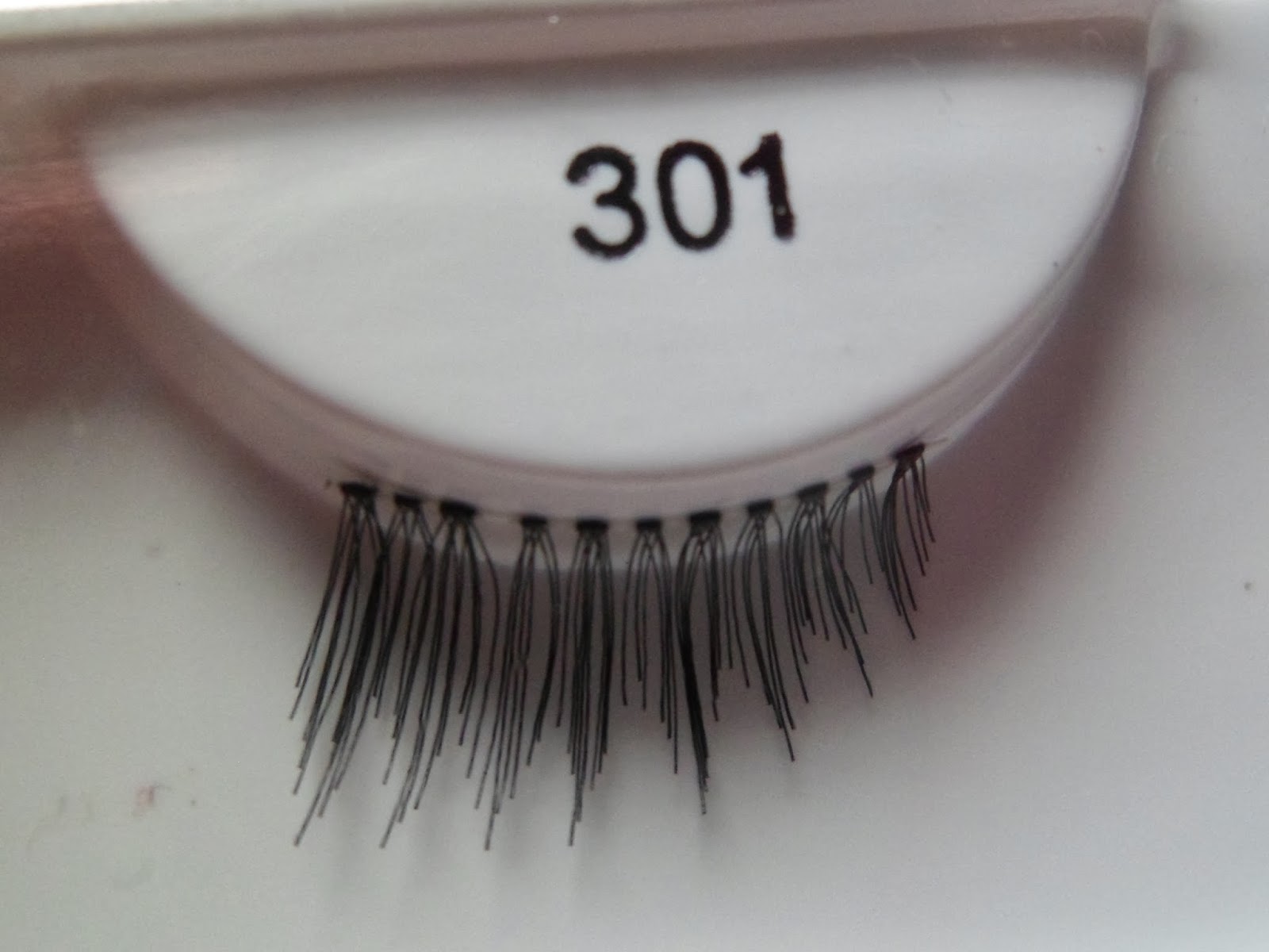 El Rincon de Ro: Estrenándome con las pestañas postizas *Ardell 301*