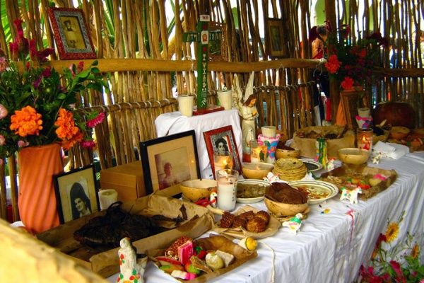 TRADICIONES Y COSTUMBRES DE LOS MAYAS