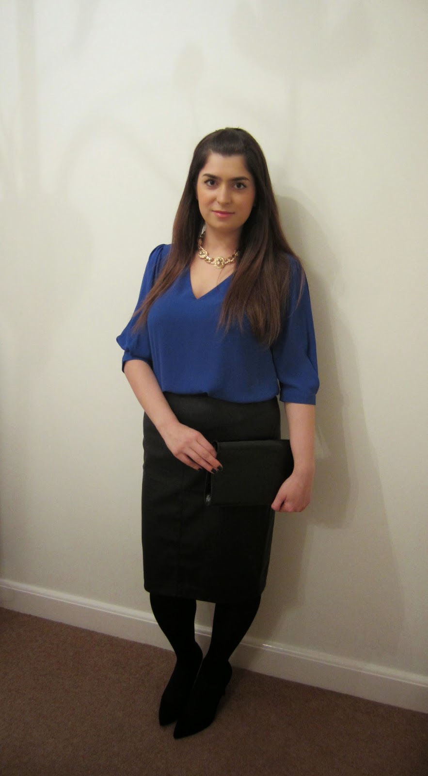 Bella and Robot: An Oasis Outfit with a touch of Kim K