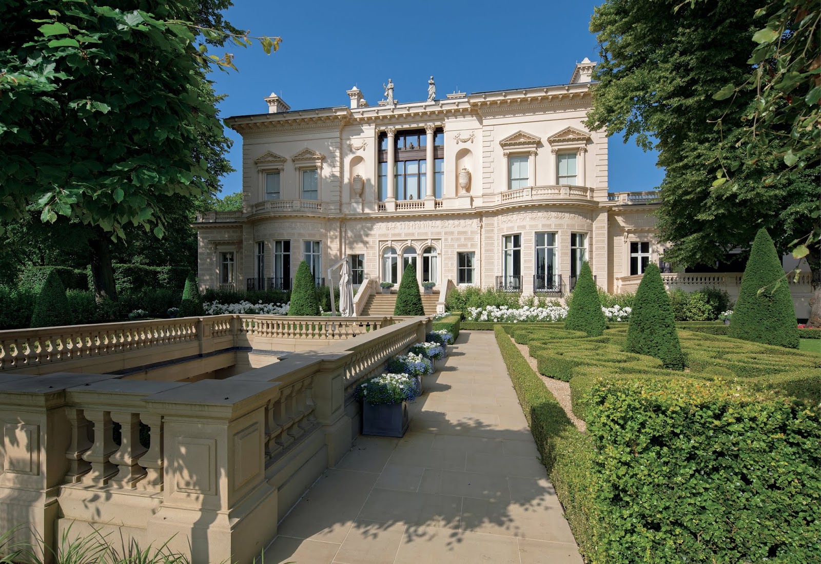 Splendid Sass: CLASSICISM AT HOME: ARCHITECTURE OF ALIREZA SAGHARCHI