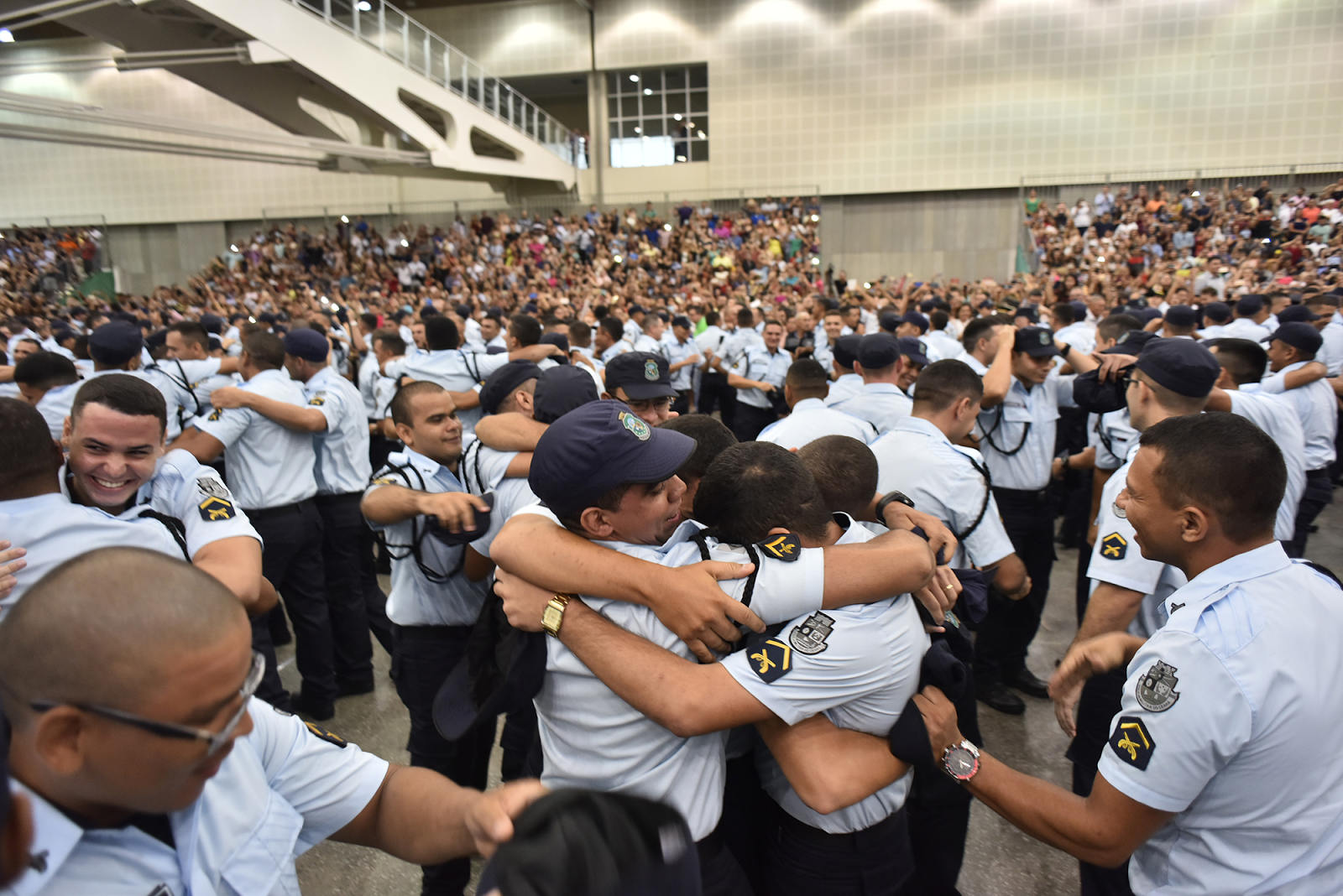 Governo do Ceará forma mais 1.305 policiais militares e amplia ...