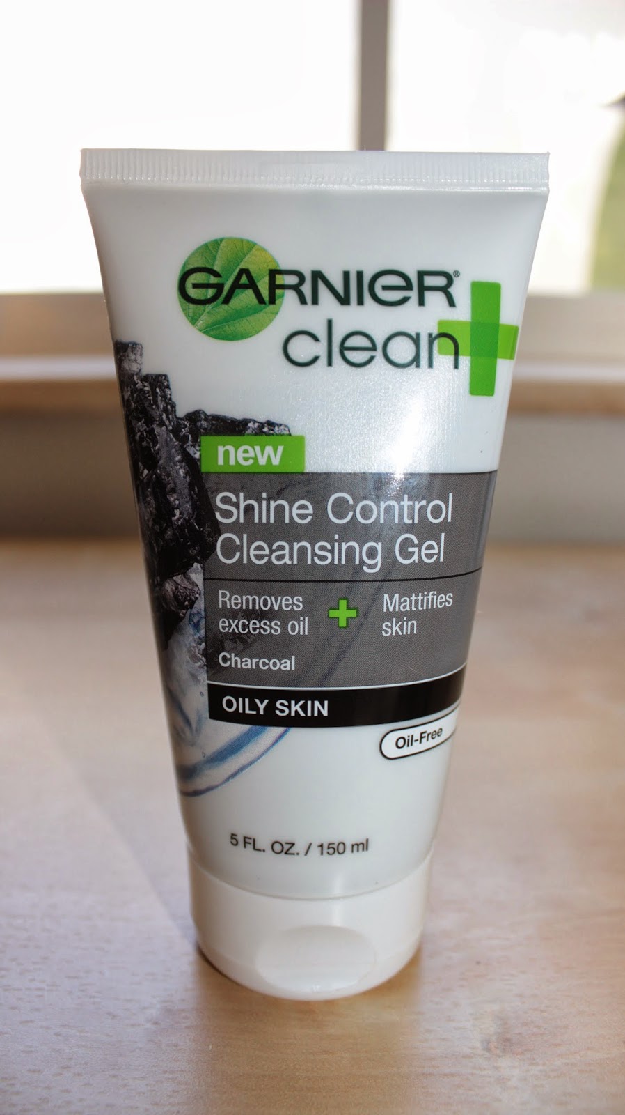 The Palm Beach Brunette: Garnier Clean Shine Control Cleansing Gel Review
