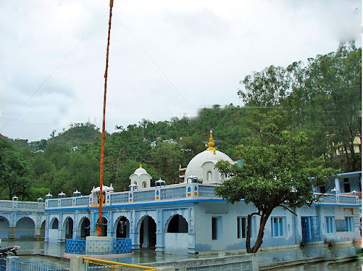 The Dazzling Lake of Rewalsar in Himachal Pradesh ~ Holiday India