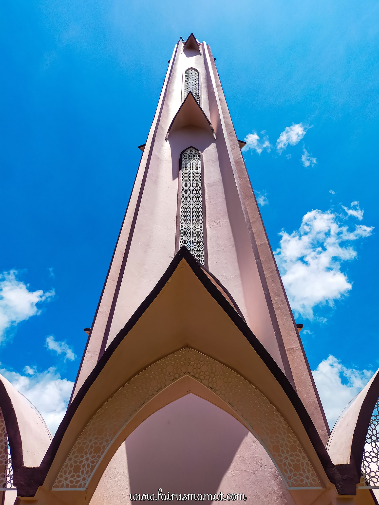 fairusmamat.com: WW : MENARA AZAN MASJID SELAT MELAKA