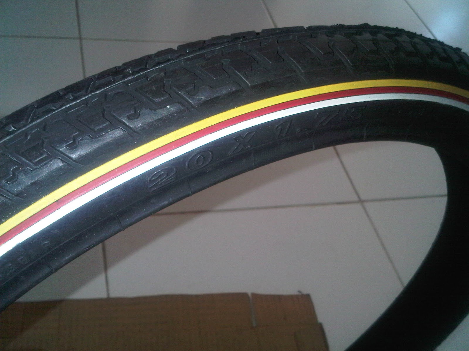 BAN SEPEDA: Ban Luar 20"