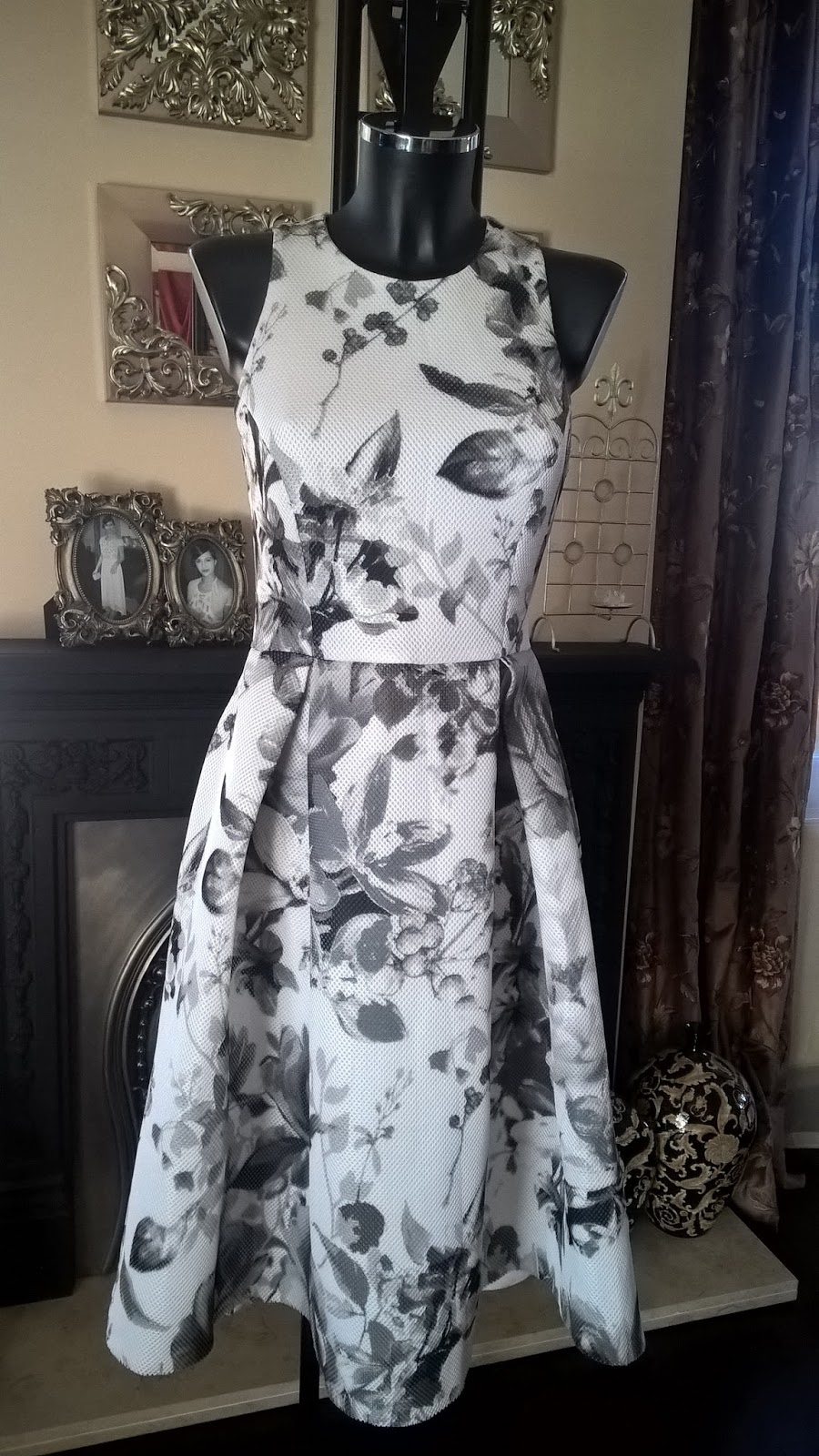 Cochet Vintage: Rochie ASOS - VANDUTA