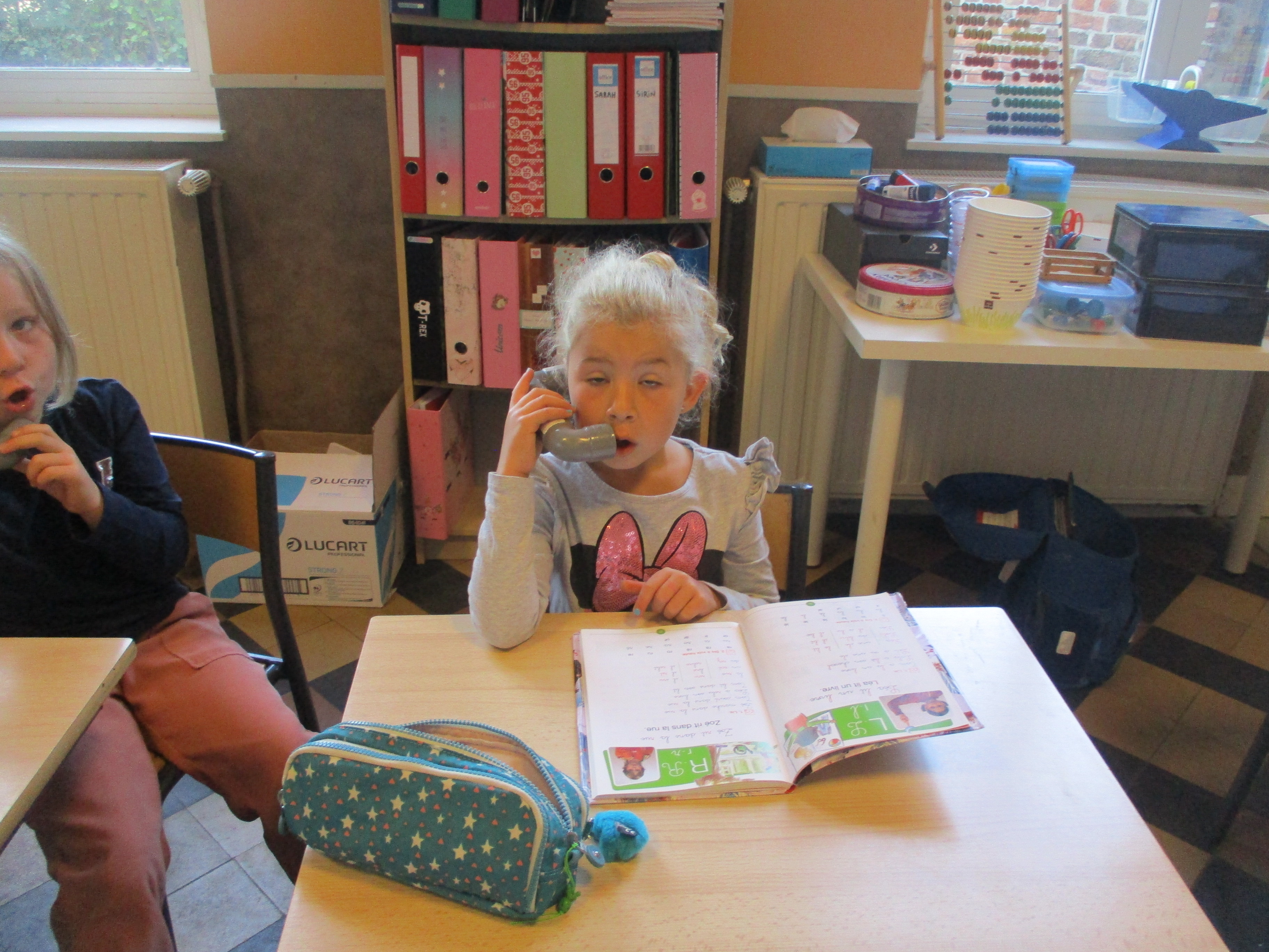 Lecture à l'aide du "toobaloo" - École Saint-Joseph à Wonck - Blog