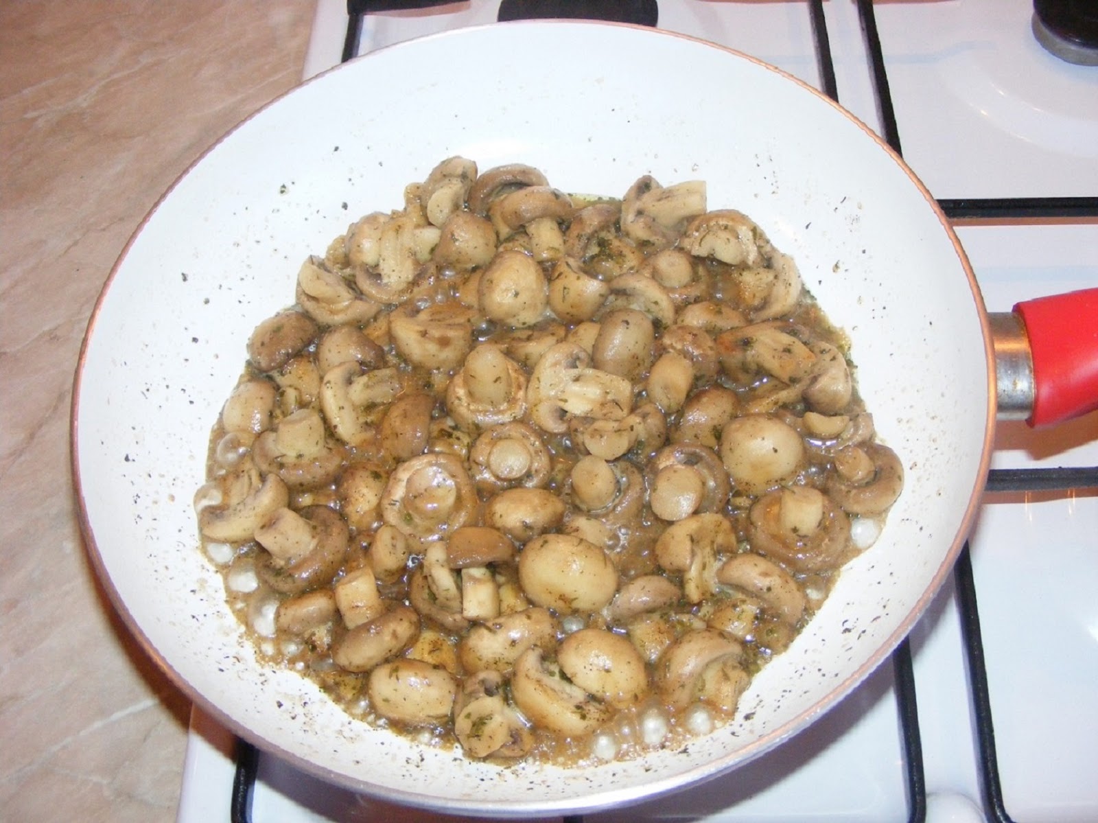 Ciuperci la tigaie | Preparatedevis.ro