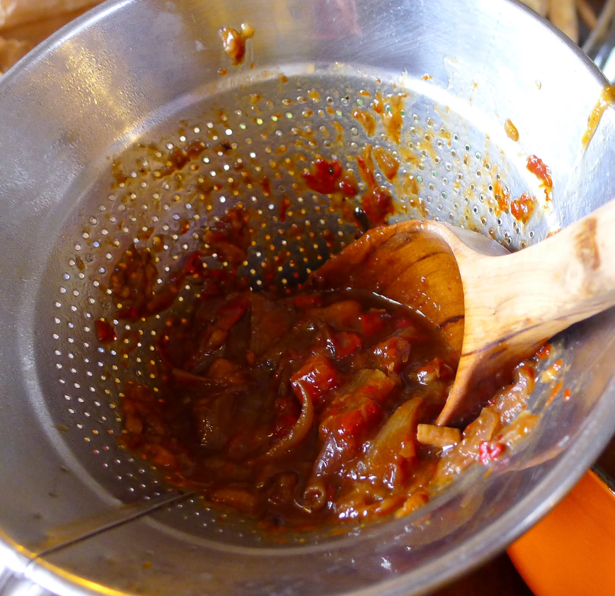 MY KITCHEN IN SPAIN: SALSA VIZCAINA—A VERSATILE SAUCE