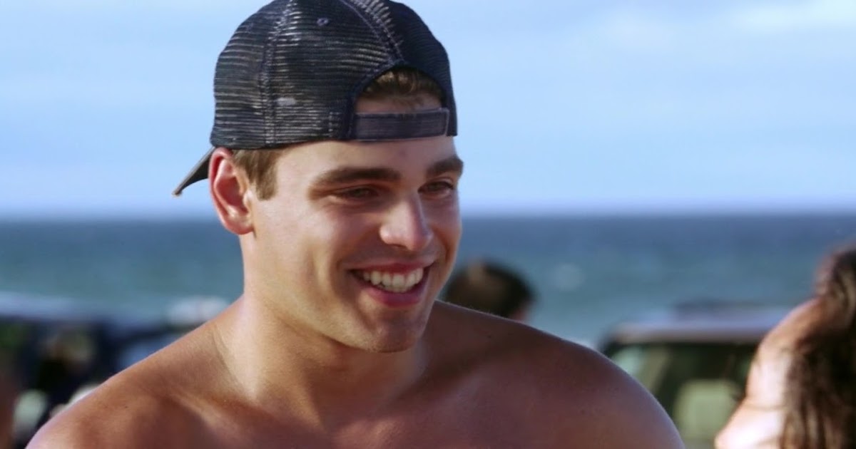 ausCAPS: Jake Devlin shirtless in Dead Reckoning