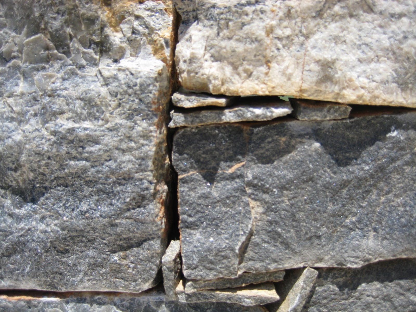 ΚΡΗΤΙΚΑ ΦΥΣΙΚΑ ΠΕΤΡΩΜΑΤΑ: Η ΠΕΤΡΑ