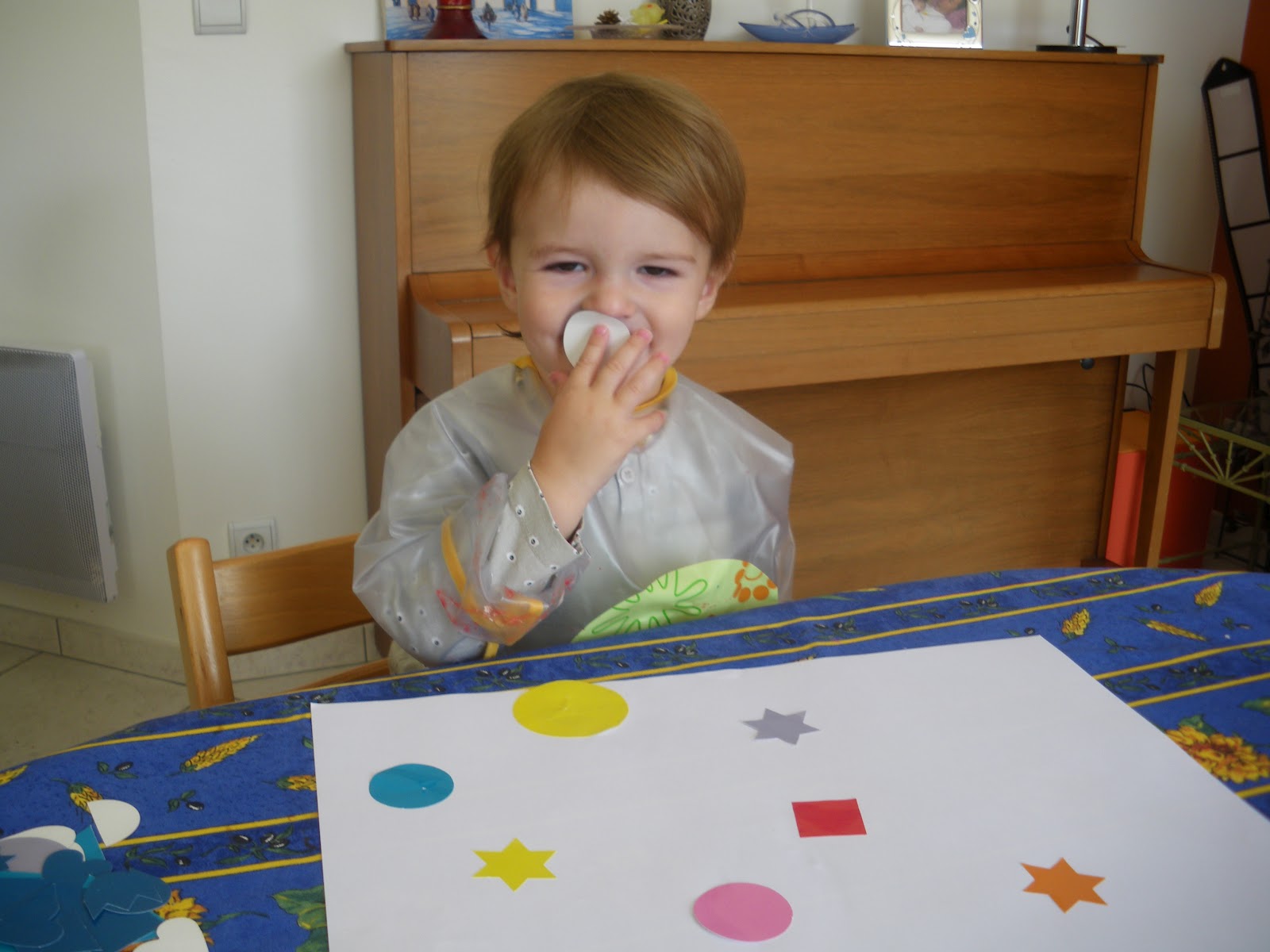 Yoan & Co: Gommettes à coller ...partout!