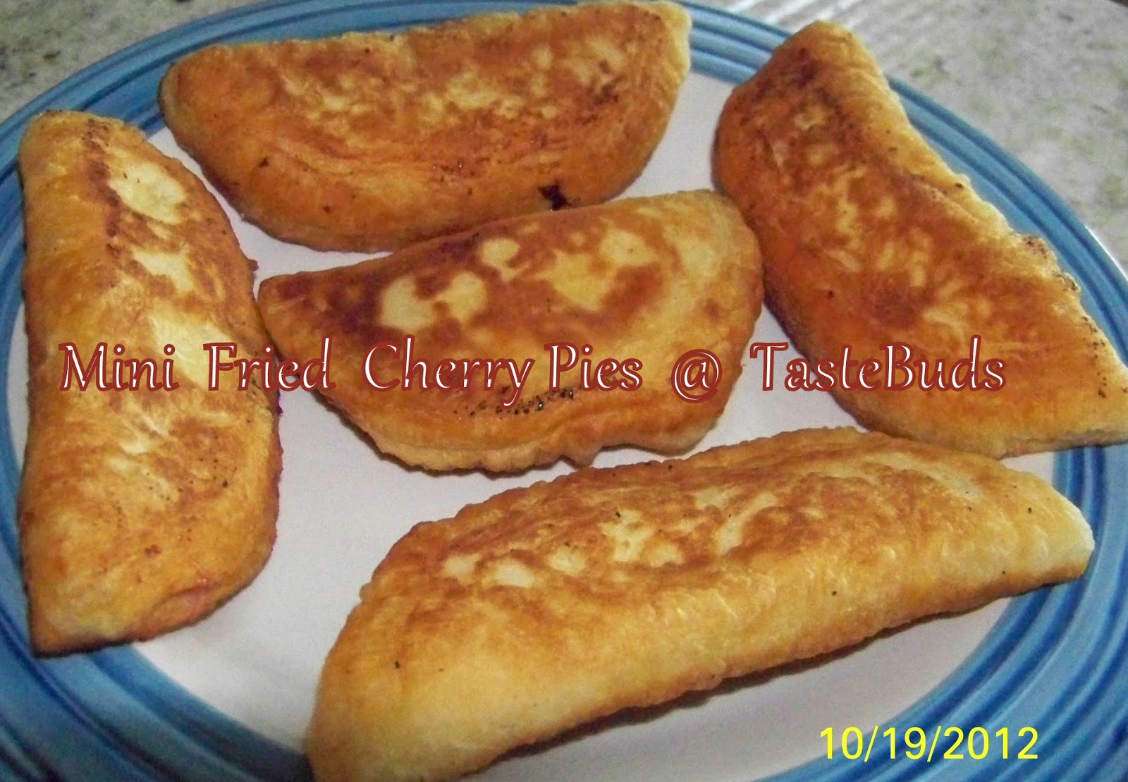Taste Buds: Mini Fried Cherry Pies