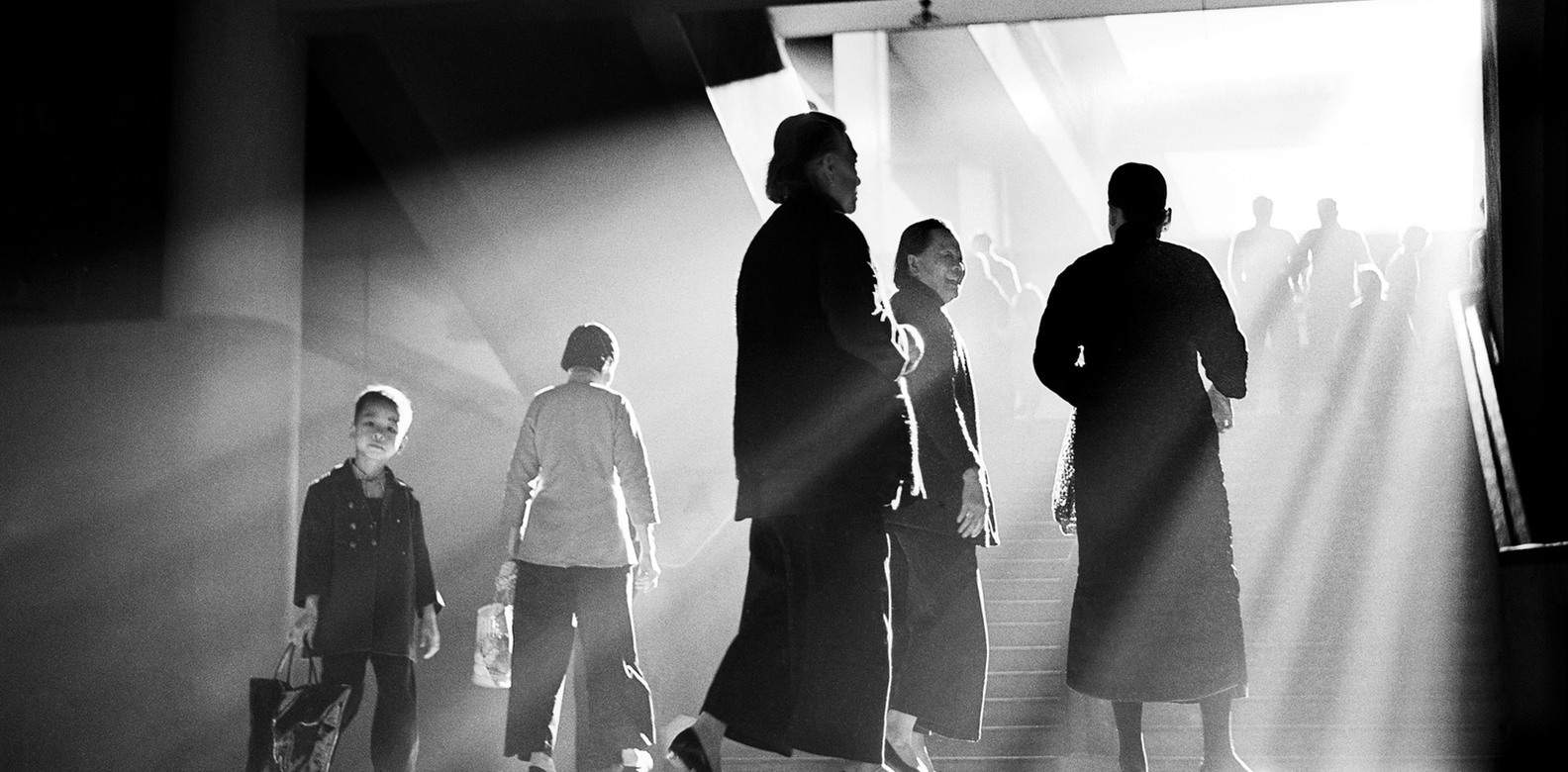 Fan Ho / 何藩 | Street photographer | Tutt'Art@ | Pittura * Scultura ...