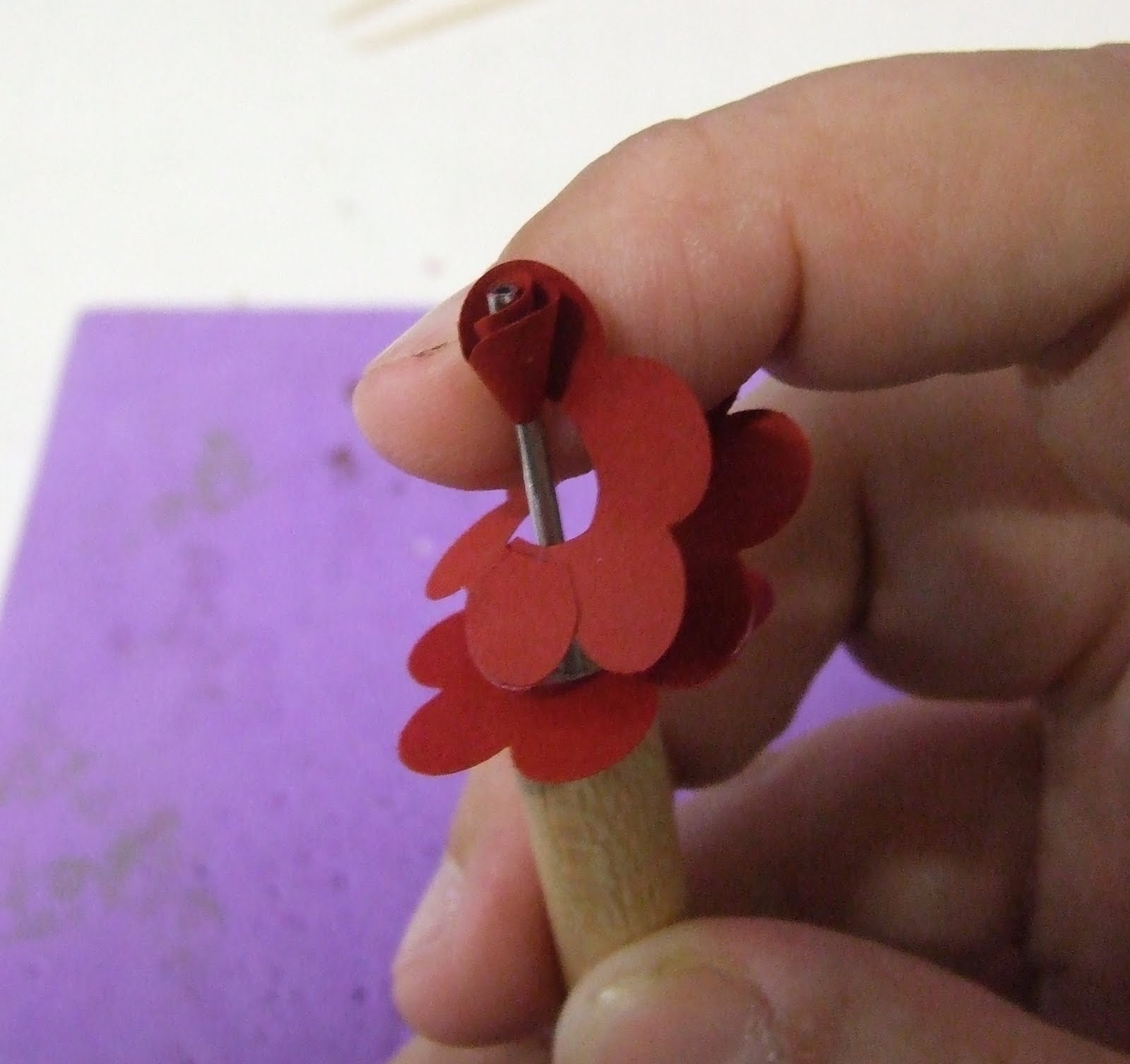 Little Miss Scrappy - Confessions of a Scrap Addict: Quilled rose tutorial