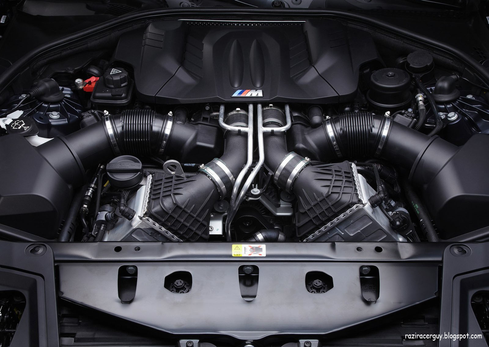 BMW M5 (2012) V8 412 kW/560 hp at 6,000 - 7,000 rpm | Sport Cars