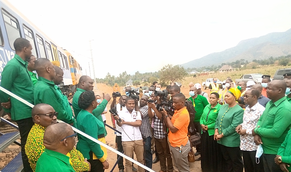 KATIBU MKUU WA CCM DANIEL CHONGOLO ATOA SIKU 14 KWA VIONGOZI WA CCM ...