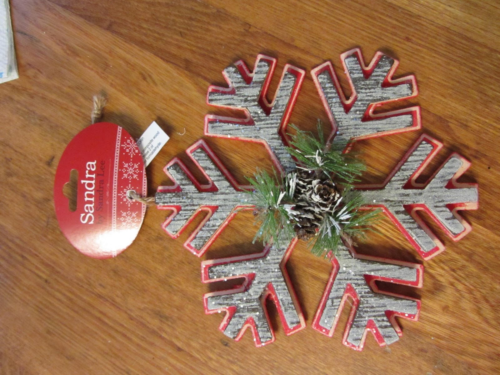 Simple Rustic Snowflake Themed Christmas Tree - Organized Clutter