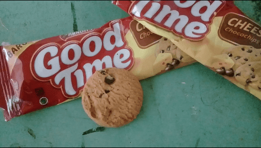 Nyicip Good Time Cheese Chocochips Cookies - damarojat blog lifestyle ...