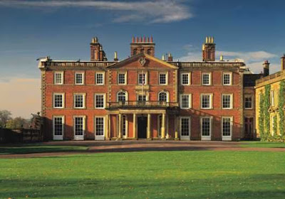 misminicasas: Cottesmore House Manor, la fachada.