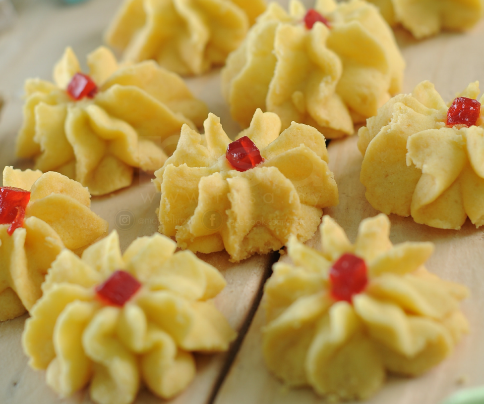 Resepi Biskut Dahlia (Semperit) Paling Menarik - "aimanziyad.blogspot.com"