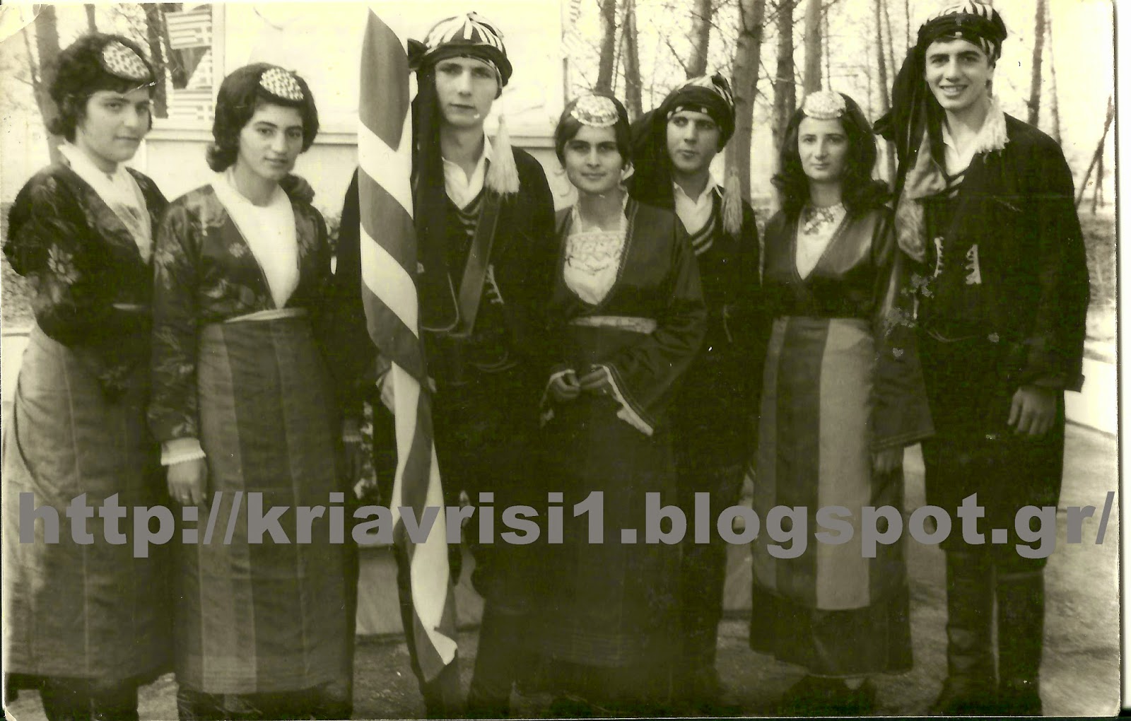 ΠΑΛΙΑ ΚΡΥΑ ΒΡΥΣΗ . Η ιστορία του τόπου μας μέσα από φωτογραφίες ...