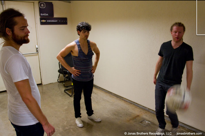 The Jonas Blog: Más fotos de Jonas Brothers.com en latinoamérica