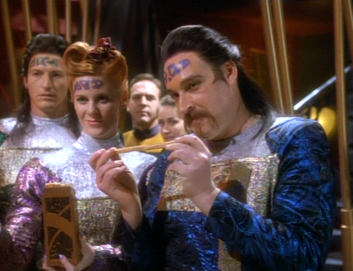 Dave's Buttoned-Up Mind: Star Trek: DS9 - Ep 9 - Move Along Home