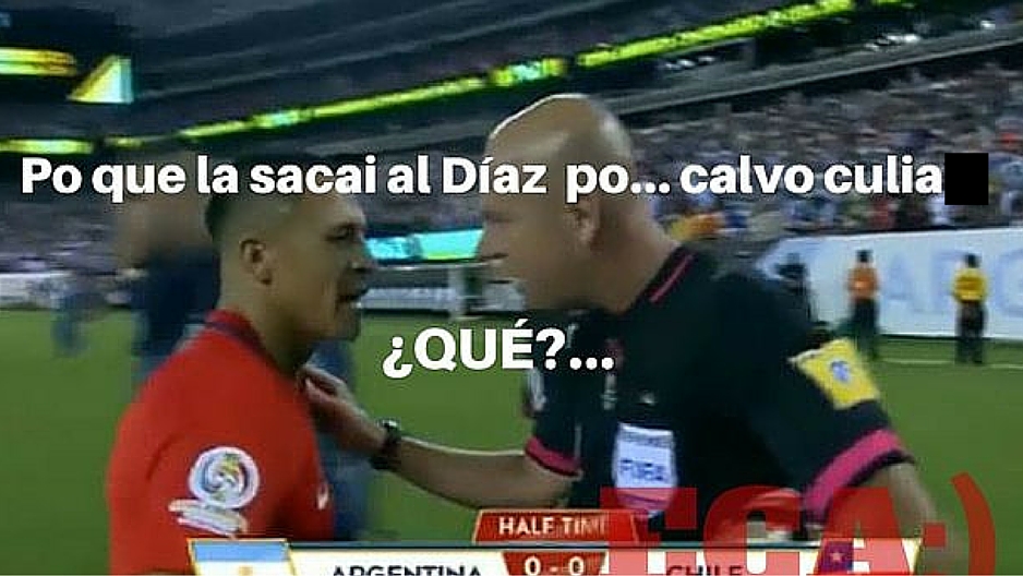Mal entendido de alexis sanchez con el arbitro | imagenes y memes