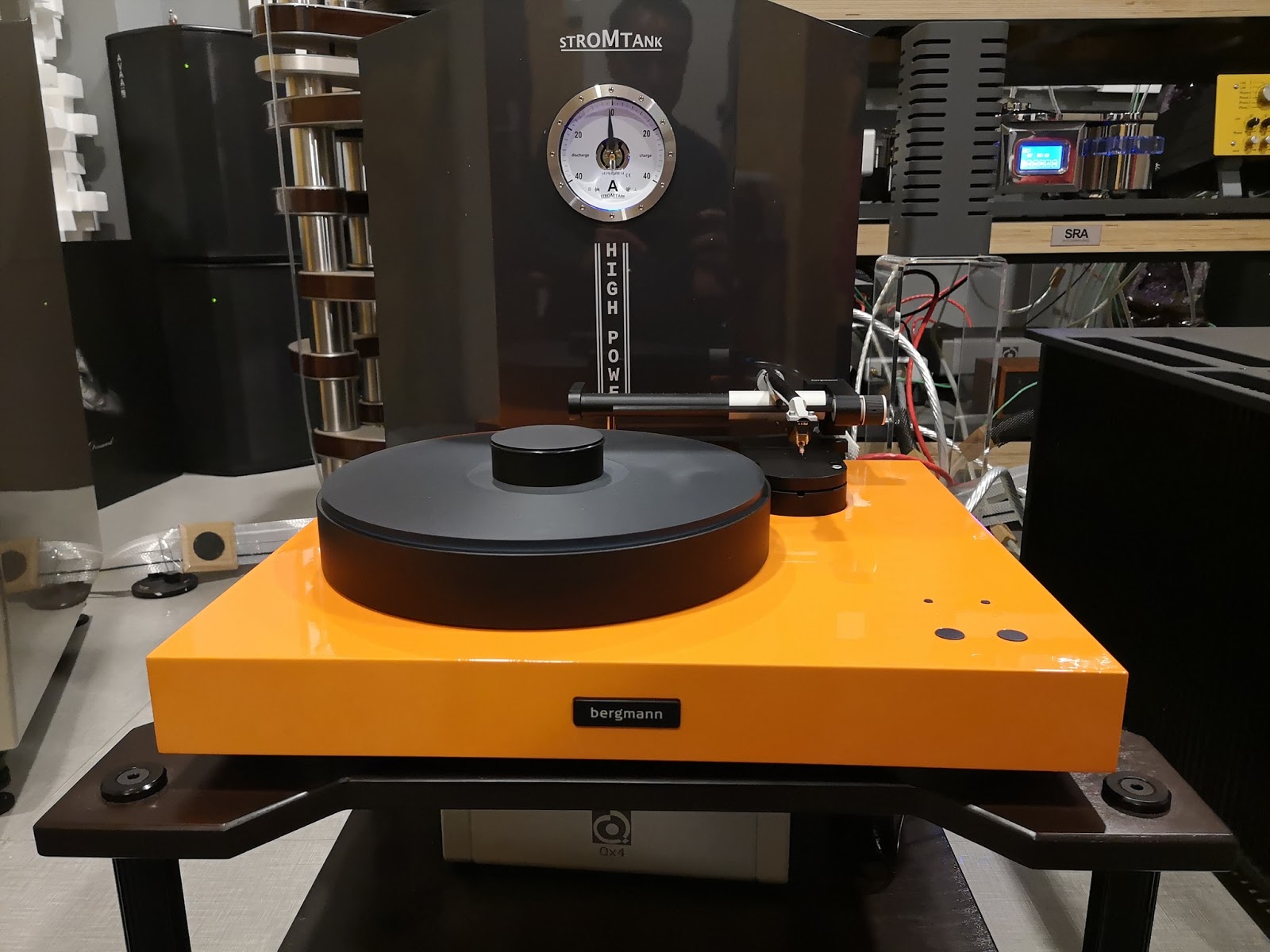 Bergmann Audio Magne airbearing turntable – M & S | Ultimate High-Fidelity
